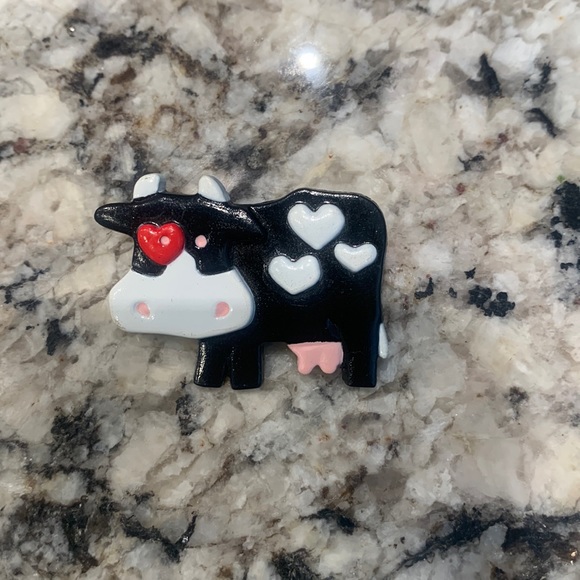 Hallmark | Jewelry | 989 Hallmark Heart Cow Pinbrooch | Poshmark